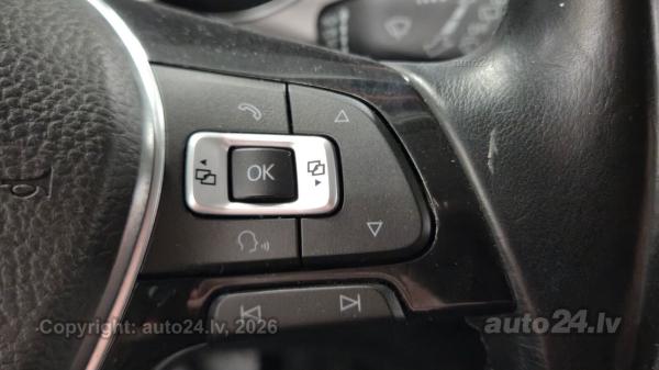 Pelēks Volkswagen Golf Sportsvan 2015 Paide, ar dzinēja tilpumu 1.40 L un nobraukumu 55 tūkst. km par 13900 €, foto 10 vietnē AUTOMOTO.COM.LV