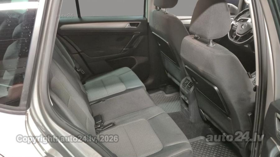Pelēks Volkswagen Golf Sportsvan 2015 Paide, ar dzinēja tilpumu 1.40 L un nobraukumu 55 tūkst. km par 13900 €, foto 14 vietnē AUTOMOTO.COM.LV