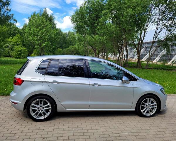 Pelēks Volkswagen Golf Sportsvan 2015 Šauļi, ar dzinēja tilpumu 1.60 L un nobraukumu 227 tūkst. km par 7950 €, foto 5 vietnē AUTOMOTO.COM.LV