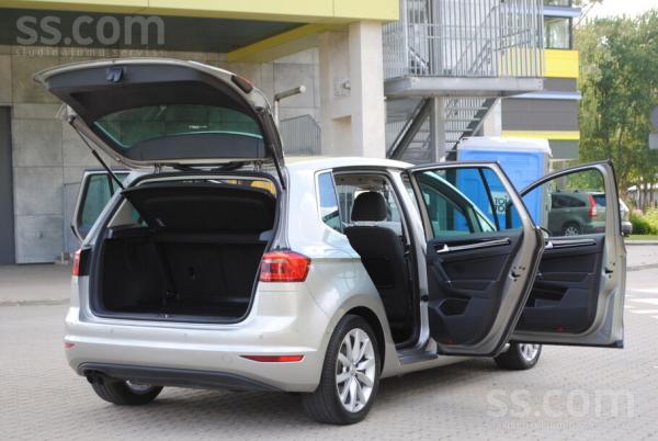 Grey Volkswagen Golf Sportsvan 2015 in Riga, with an engine capacity of 2.00 L and mileage of 245 thousand km for 8990 €, photo 8 on AUTOMOTO.COM.LV