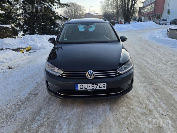 Grey Volkswagen Golf Sportsvan 2016 in Jekabpils, with an engine capacity of 2.00 L and mileage of 250 thousand km for 8990 €, photo 3 on AUTOMOTO.COM.LV