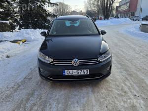 Pelēks Volkswagen Golf Sportsvan 2016 Jēkabpils, ar dzinēja tilpumu 2.00 L un nobraukumu 250 tūkst. km par 8990 €, foto 3 vietnē AUTOMOTO.COM.LV
