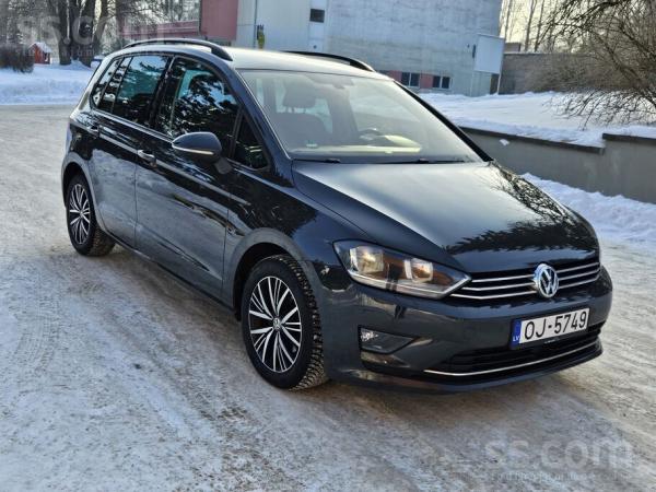 Grey Volkswagen Golf Sportsvan 2016 in Jekabpils, with an engine capacity of 2.00 L and mileage of 250 thousand km for 8990 €, photo 4 on AUTOMOTO.COM.LV