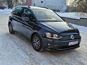 Pelēks Volkswagen Golf Sportsvan 2016 Jēkabpils, ar dzinēja tilpumu 2.00 L un nobraukumu 250 tūkst. km par 8990 €, foto 4 vietnē AUTOMOTO.COM.LV
