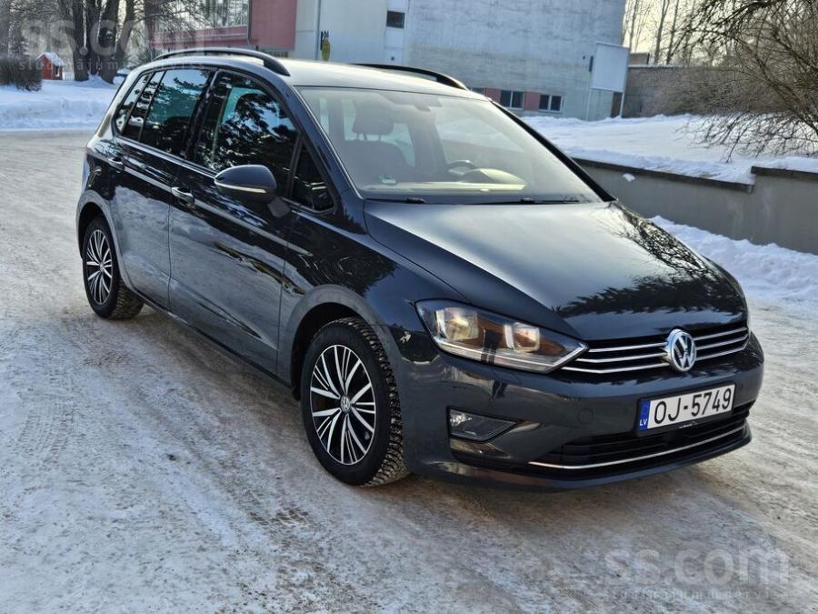 Pelēks Volkswagen Golf Sportsvan 2016 Jēkabpils, ar dzinēja tilpumu 2.00 L un nobraukumu 250 tūkst. km par 8990 €, foto 4 vietnē AUTOMOTO.COM.LV