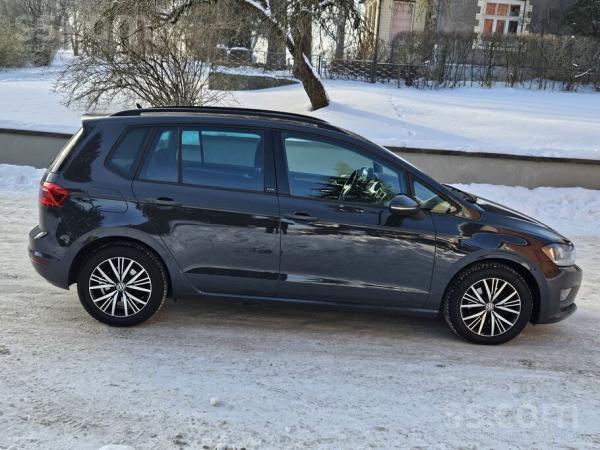 Grey Volkswagen Golf Sportsvan 2016 in Jekabpils, with an engine capacity of 2.00 L and mileage of 250 thousand km for 8990 €, photo 5 on AUTOMOTO.COM.LV