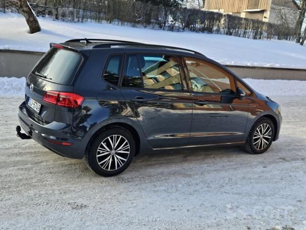 Grey Volkswagen Golf Sportsvan 2016 in Jekabpils, with an engine capacity of 2.00 L and mileage of 250 thousand km for 8990 €, photo 6 on AUTOMOTO.COM.LV
