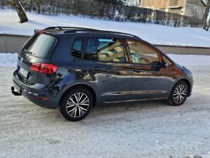 Pelēks Volkswagen Golf Sportsvan 2016 Jēkabpils, ar dzinēja tilpumu 2.00 L un nobraukumu 250 tūkst. km par 8990 €, foto 6 vietnē AUTOMOTO.COM.LV