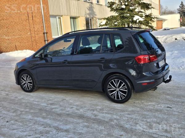 Grey Volkswagen Golf Sportsvan 2016 in Jekabpils, with an engine capacity of 2.00 L and mileage of 250 thousand km for 8990 €, photo 10 on AUTOMOTO.COM.LV