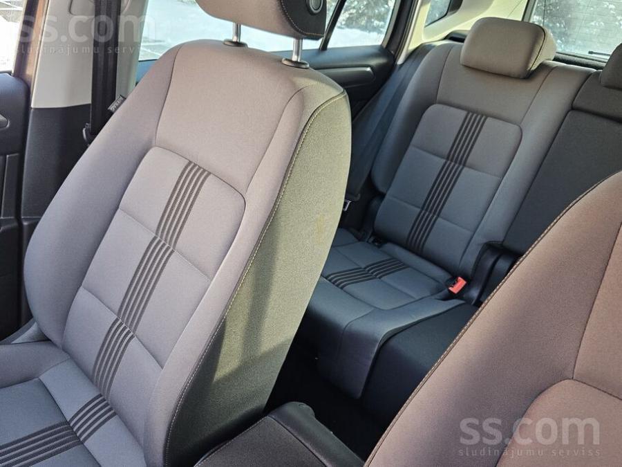 Pelēks Volkswagen Golf Sportsvan 2016 Jēkabpils, ar dzinēja tilpumu 2.00 L un nobraukumu 250 tūkst. km par 8990 €, foto 26 vietnē AUTOMOTO.COM.LV