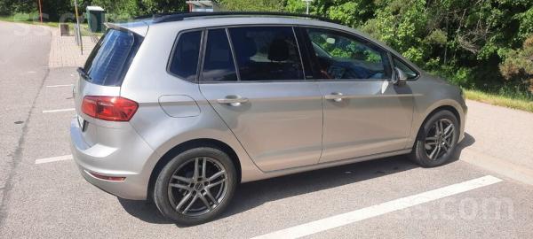 Pelēks Volkswagen Golf Sportsvan 2016 Jēkabpils, ar dzinēja tilpumu 2.00 L un nobraukumu 302 tūkst. km par 9350 €, foto 3 vietnē AUTOMOTO.COM.LV