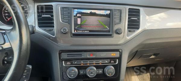 Grey Volkswagen Golf Sportsvan 2016 in Jekabpils, with an engine capacity of 2.00 L and mileage of 302 thousand km for 9350 €, photo 7 on AUTOMOTO.COM.LV