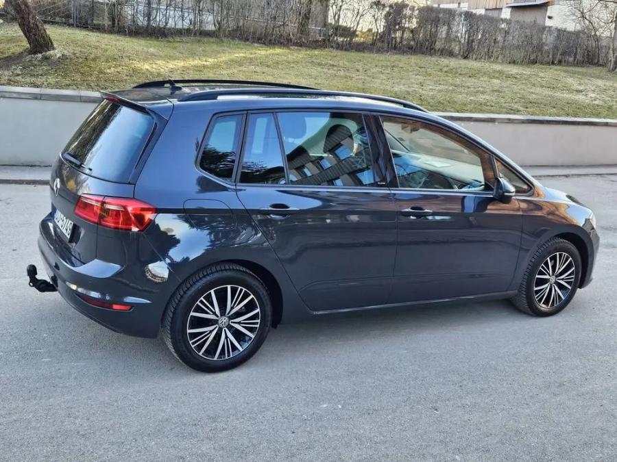 Pelēks Volkswagen Golf Sportsvan 2016 Jēkabpils, ar dzinēja tilpumu 2.00 L un nobraukumu 250 tūkst. km par 8990 €, foto 8 vietnē AUTOMOTO.COM.LV