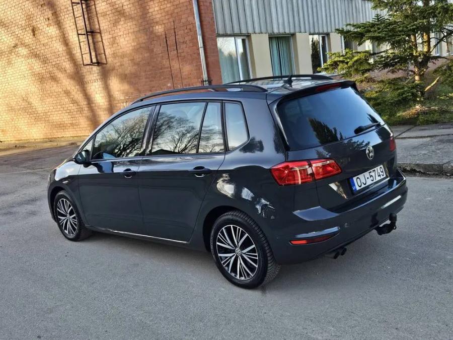 Pelēks Volkswagen Golf Sportsvan 2016 Jēkabpils, ar dzinēja tilpumu 2.00 L un nobraukumu 250 tūkst. km par 8990 €, foto 12 vietnē AUTOMOTO.COM.LV