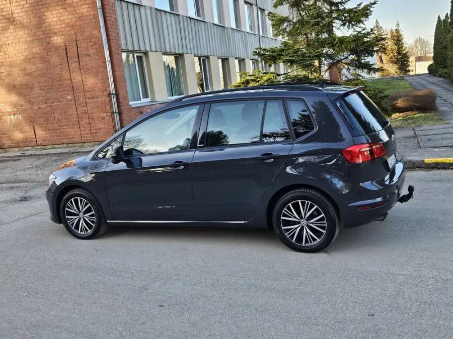 Pelēks Volkswagen Golf Sportsvan 2016 Jēkabpils, ar dzinēja tilpumu 2.00 L un nobraukumu 250 tūkst. km par 8990 €, foto 13 vietnē AUTOMOTO.COM.LV