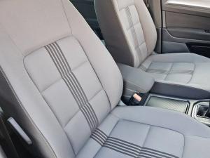 Pelēks Volkswagen Golf Sportsvan 2016 Jēkabpils, ar dzinēja tilpumu 2.00 L un nobraukumu 250 tūkst. km par 8990 €, foto 18 vietnē AUTOMOTO.COM.LV