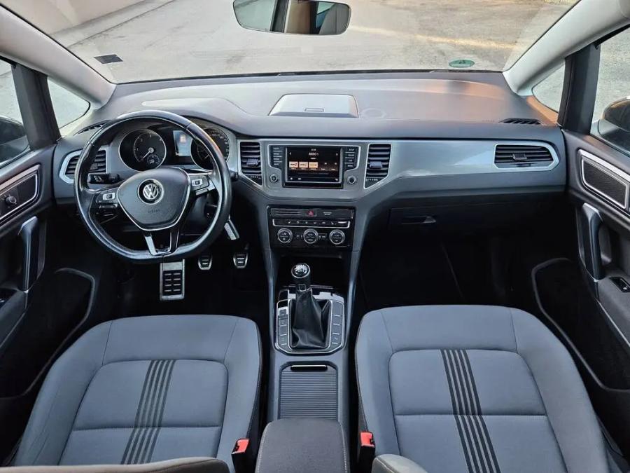 Pelēks Volkswagen Golf Sportsvan 2016 Jēkabpils, ar dzinēja tilpumu 2.00 L un nobraukumu 250 tūkst. km par 8990 €, foto 25 vietnē AUTOMOTO.COM.LV
