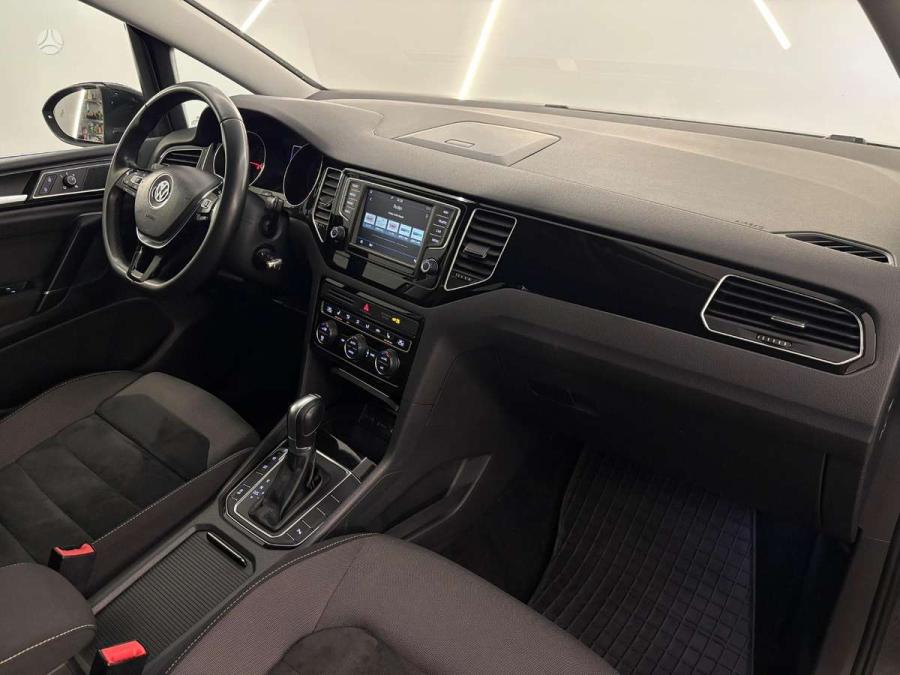 Pelēks Volkswagen Golf Sportsvan 2017 Marijampole, ar dzinēja tilpumu 1.97 L un nobraukumu 266 tūkst. km par 10999 €, foto 15 vietnē AUTOMOTO.COM.LV
