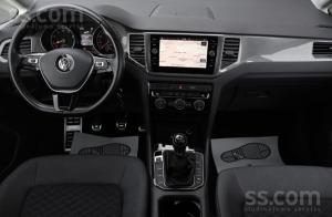 Grey Volkswagen Golf Sportsvan 2018 in Valmiera, with an engine capacity of 1.50 L and mileage of 113 thousand km for 14800 €, photo 6 on AUTOMOTO.COM.LV