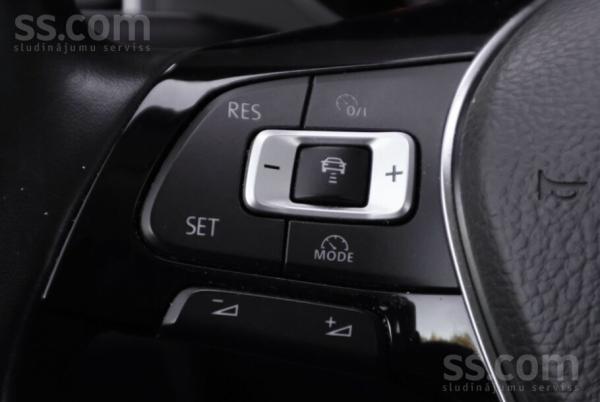 Grey Volkswagen Golf Sportsvan 2018 in Valmiera, with an engine capacity of 1.50 L and mileage of 113 thousand km for 14800 €, photo 7 on AUTOMOTO.COM.LV