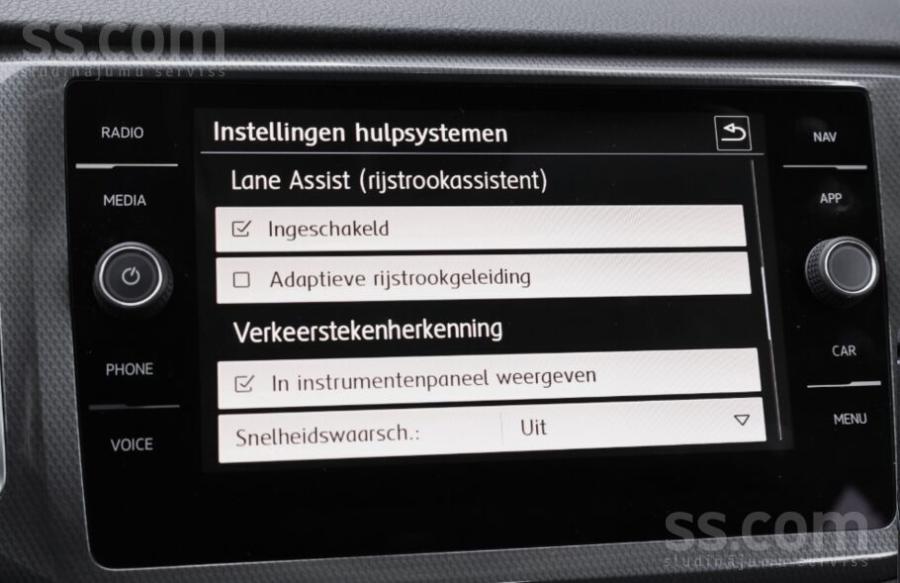 Grey Volkswagen Golf Sportsvan 2018 in Valmiera, with an engine capacity of 1.50 L and mileage of 113 thousand km for 14800 €, photo 11 on AUTOMOTO.COM.LV