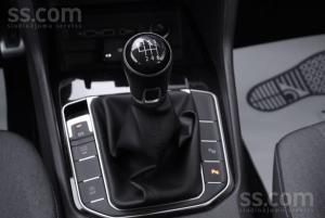 Grey Volkswagen Golf Sportsvan 2018 in Valmiera, with an engine capacity of 1.50 L and mileage of 113 thousand km for 14800 €, photo 17 on AUTOMOTO.COM.LV