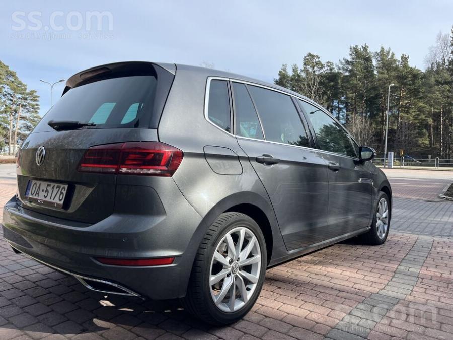 Grey Volkswagen Golf Sportsvan 2020 in Ventspils, with an engine capacity of 2.00 L and mileage of 33 thousand km for 8750 €, photo 4 on AUTOMOTO.COM.LV