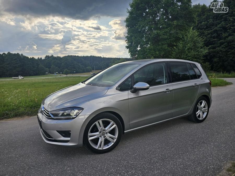 Pelēks Volkswagen Golf Sportsvan 2014 Viļņa, ar dzinēja tilpumu 1.40 L un nobraukumu 121 tūkst. km par 9400 €, foto 4 vietnē AUTOMOTO.COM.LV