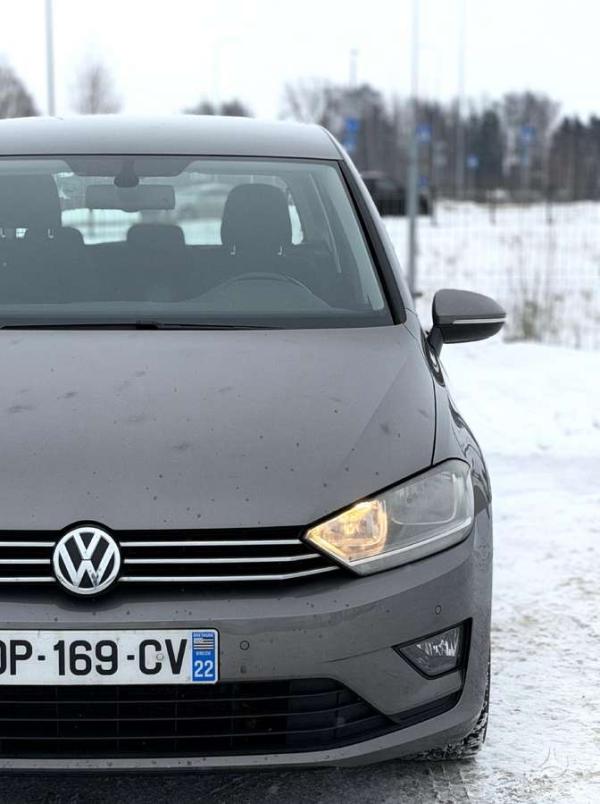 Pelēks Volkswagen Golf Sportsvan 2015 Tauragė, ar dzinēja tilpumu 1.60 L un nobraukumu 239 tūkst. km par 5400 €, foto 4 vietnē AUTOMOTO.COM.LV