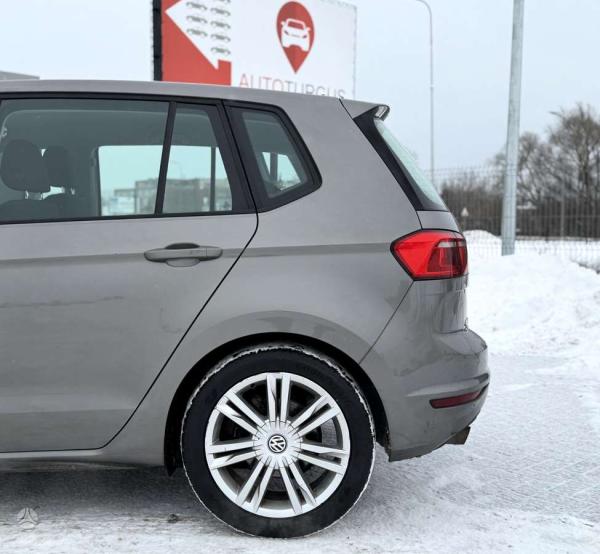 Pelēks Volkswagen Golf Sportsvan 2015 Tauragė, ar dzinēja tilpumu 1.60 L un nobraukumu 239 tūkst. km par 5400 €, foto 10 vietnē AUTOMOTO.COM.LV