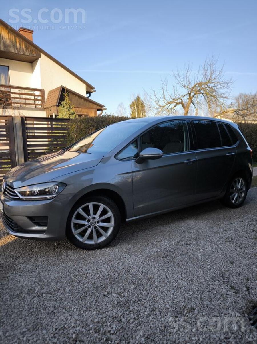 Grey Volkswagen Golf Sportsvan 2015 in Jelgava, with an engine capacity of 1.20 L and mileage of 0 thousand km for 6350 €, photo 4 on AUTOMOTO.COM.LV