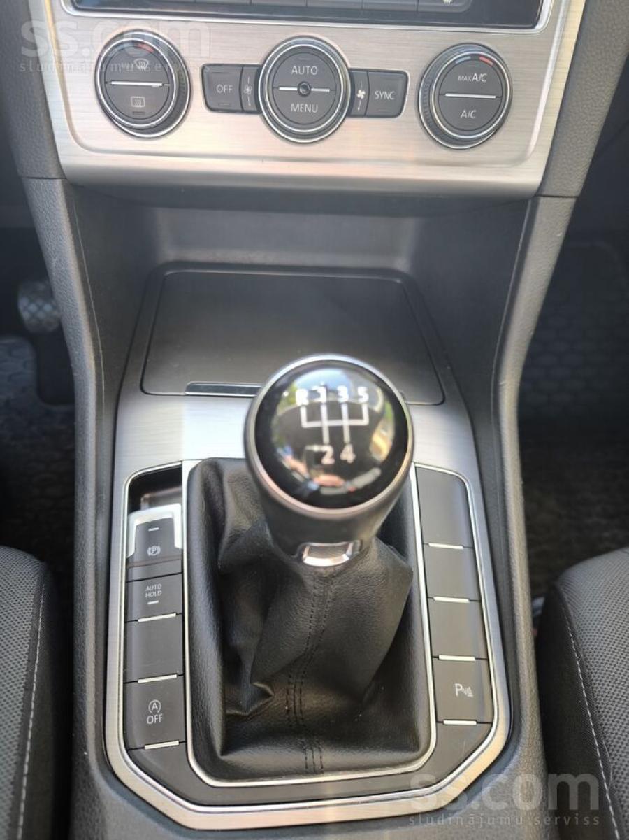 Grey Volkswagen Golf Sportsvan 2015 in Jelgava, with an engine capacity of 1.20 L and mileage of 0 thousand km for 6350 €, photo 8 on AUTOMOTO.COM.LV