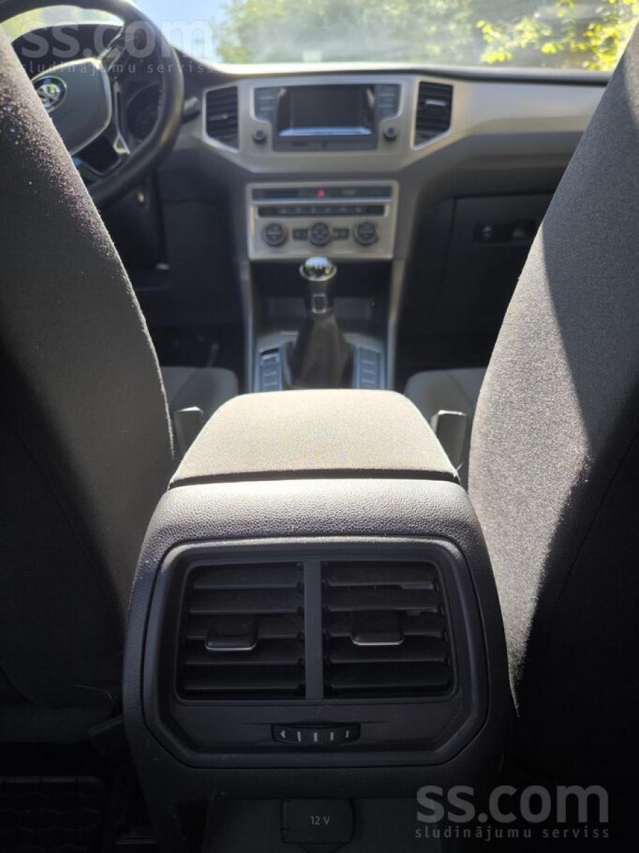 Grey Volkswagen Golf Sportsvan 2015 in Jelgava, with an engine capacity of 1.20 L and mileage of 0 thousand km for 6350 €, photo 10 on AUTOMOTO.COM.LV