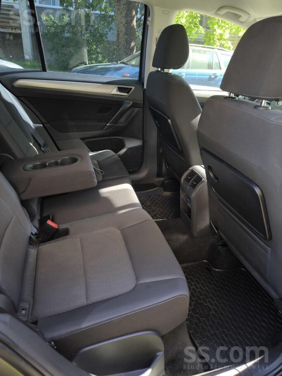 Grey Volkswagen Golf Sportsvan 2015 in Jelgava, with an engine capacity of 1.20 L and mileage of 0 thousand km for 6350 €, photo 15 on AUTOMOTO.COM.LV