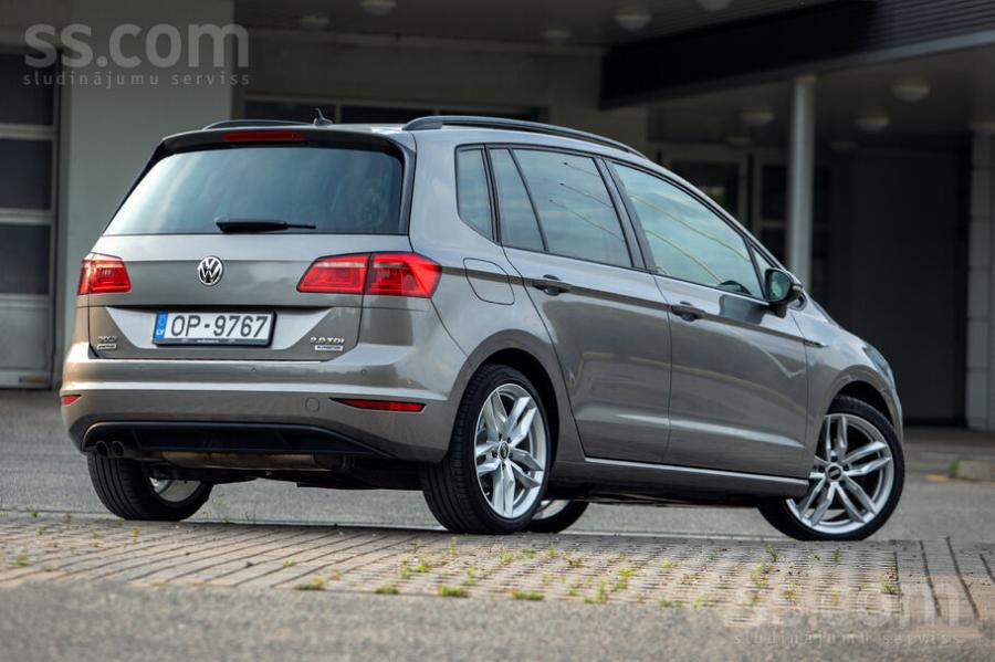 Grey Volkswagen Golf Sportsvan 2015 in Riga, with an engine capacity of 2.00 L and mileage of 189 thousand km for 10790 €, photo 4 on AUTOMOTO.COM.LV