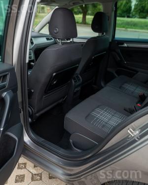 Grey Volkswagen Golf Sportsvan 2015 in Riga, with an engine capacity of 2.00 L and mileage of 189 thousand km for 10790 €, photo 12 on AUTOMOTO.COM.LV