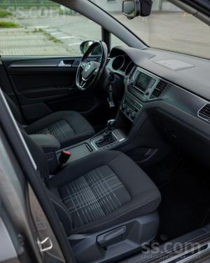 Grey Volkswagen Golf Sportsvan 2015 in Riga, with an engine capacity of 2.00 L and mileage of 189 thousand km for 10790 €, photo 14 on AUTOMOTO.COM.LV