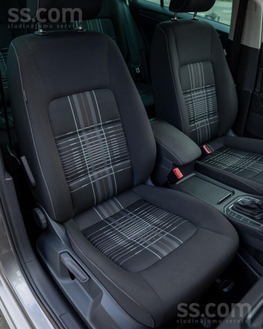 Grey Volkswagen Golf Sportsvan 2015 in Riga, with an engine capacity of 2.00 L and mileage of 189 thousand km for 10790 €, photo 15 on AUTOMOTO.COM.LV