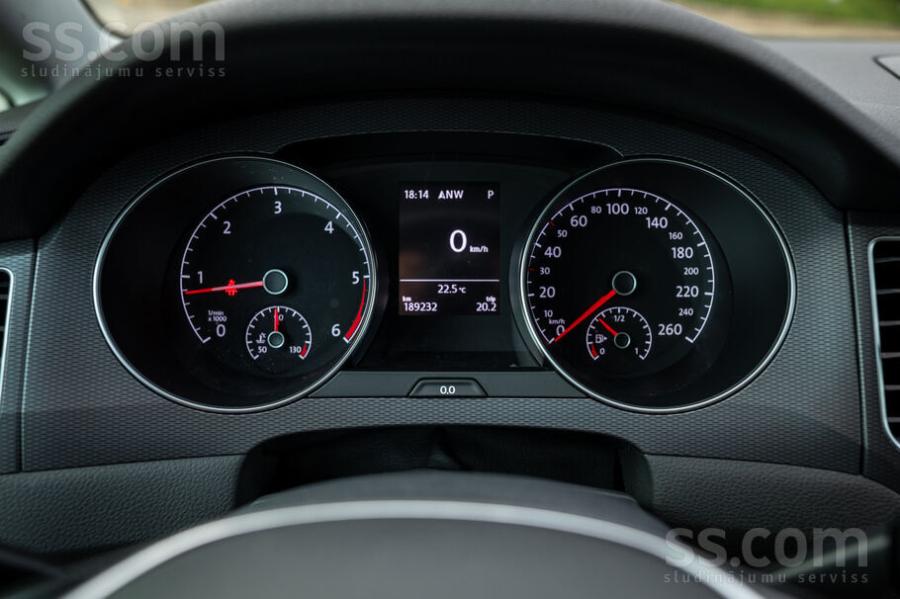 Grey Volkswagen Golf Sportsvan 2015 in Riga, with an engine capacity of 2.00 L and mileage of 189 thousand km for 10790 €, photo 22 on AUTOMOTO.COM.LV
