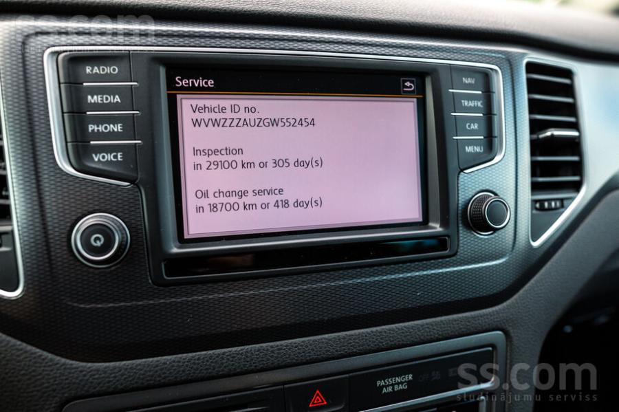 Grey Volkswagen Golf Sportsvan 2015 in Riga, with an engine capacity of 2.00 L and mileage of 189 thousand km for 10790 €, photo 28 on AUTOMOTO.COM.LV