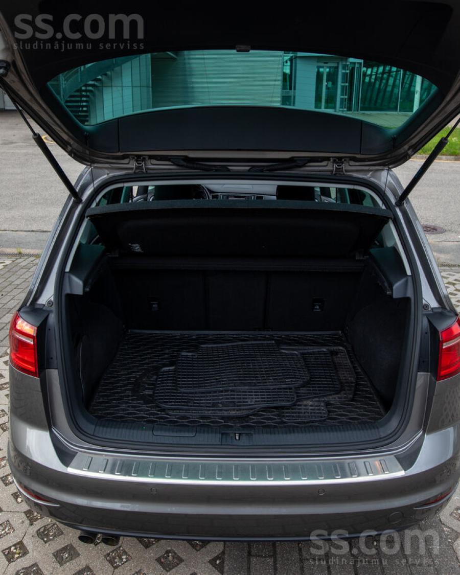 Grey Volkswagen Golf Sportsvan 2015 in Riga, with an engine capacity of 2.00 L and mileage of 189 thousand km for 10790 €, photo 36 on AUTOMOTO.COM.LV