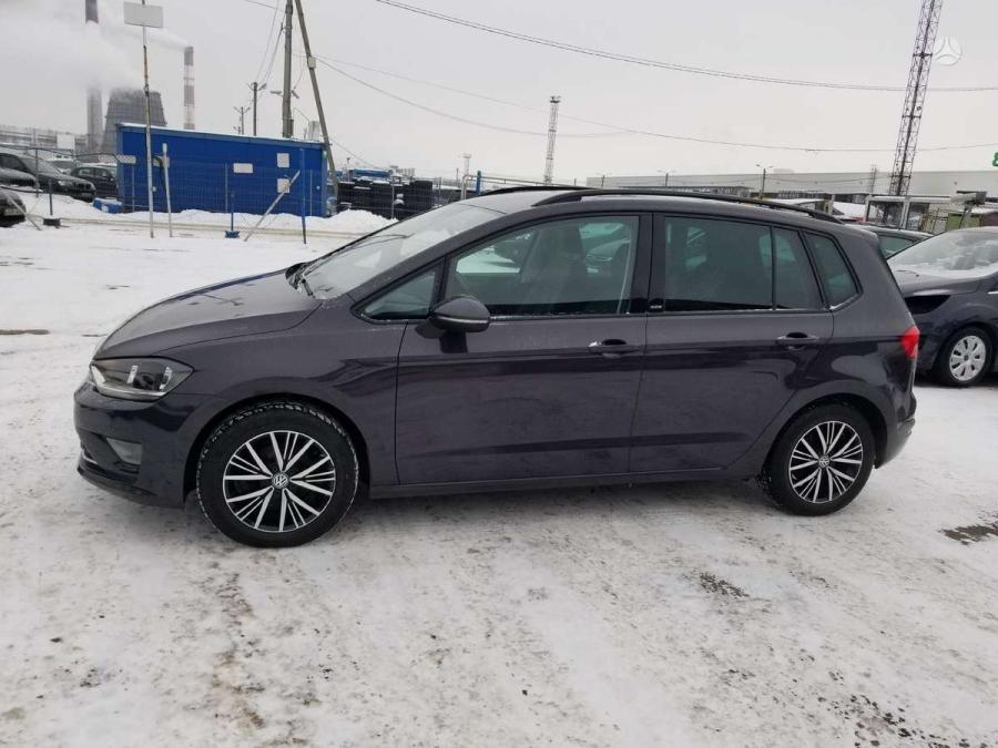 Pelēks Volkswagen Golf Sportsvan 2016 Kauņa, ar dzinēja tilpumu 1.20 L un nobraukumu 214 tūkst. km par 8550 €, foto 3 vietnē AUTOMOTO.COM.LV