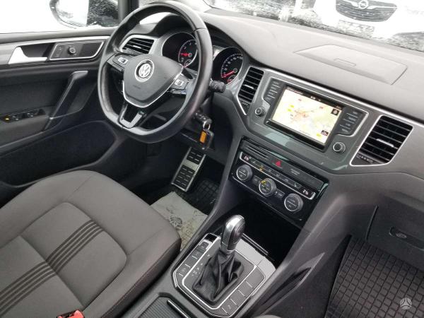 Pelēks Volkswagen Golf Sportsvan 2016 Kauņa, ar dzinēja tilpumu 1.20 L un nobraukumu 214 tūkst. km par 8250 €, foto 9 vietnē AUTOMOTO.COM.LV