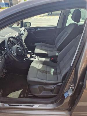 Pelēks Volkswagen Golf Sportsvan 2016 Panevēža, ar dzinēja tilpumu 1.40 L un nobraukumu 202 tūkst. km par 8700 €, foto 19 vietnē AUTOMOTO.COM.LV