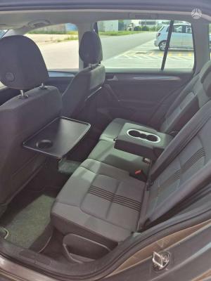 Pelēks Volkswagen Golf Sportsvan 2016 Panevēža, ar dzinēja tilpumu 1.40 L un nobraukumu 202 tūkst. km par 8700 €, foto 21 vietnē AUTOMOTO.COM.LV