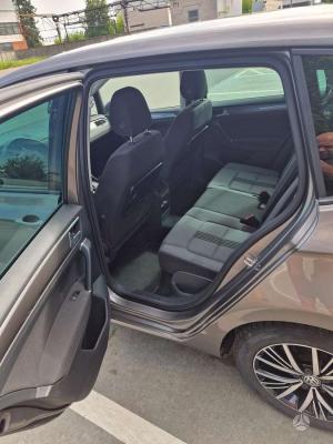 Pelēks Volkswagen Golf Sportsvan 2016 Panevēža, ar dzinēja tilpumu 1.40 L un nobraukumu 202 tūkst. km par 8700 €, foto 22 vietnē AUTOMOTO.COM.LV