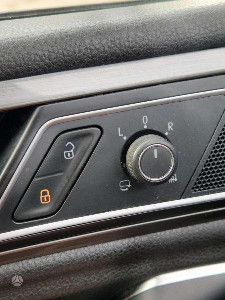 Pelēks Volkswagen Golf Sportsvan 2016 Panevēža, ar dzinēja tilpumu 1.40 L un nobraukumu 202 tūkst. km par 8700 €, foto 28 vietnē AUTOMOTO.COM.LV