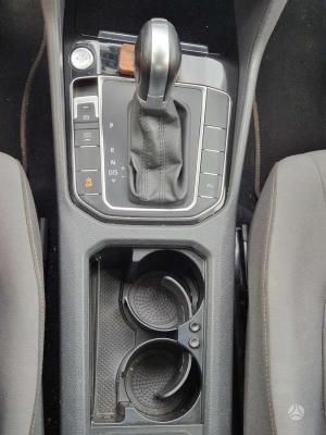 Pelēks Volkswagen Golf Sportsvan 2016 Panevēža, ar dzinēja tilpumu 1.40 L un nobraukumu 202 tūkst. km par 8700 €, foto 31 vietnē AUTOMOTO.COM.LV