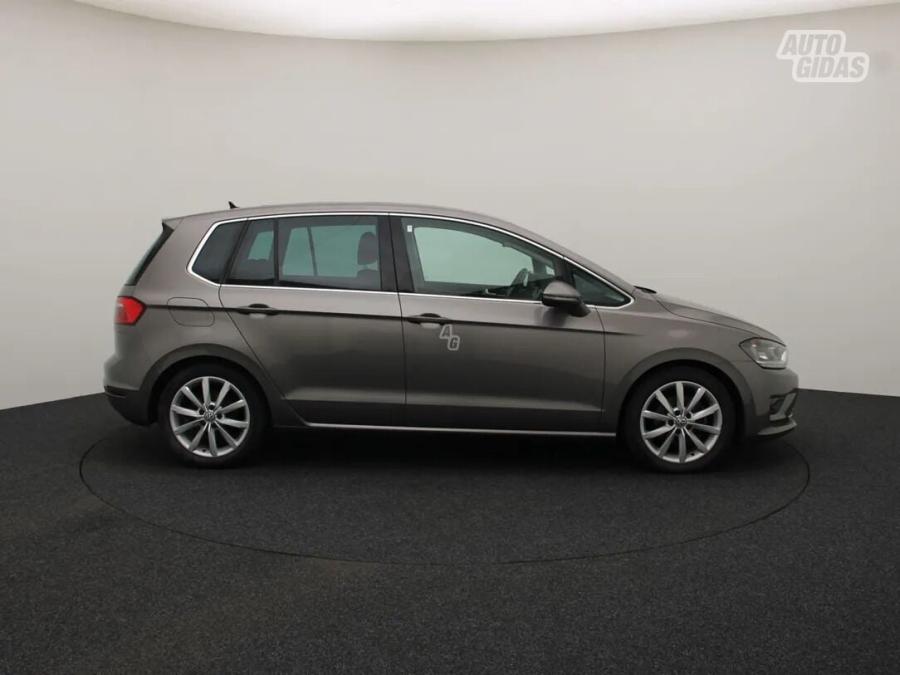 Grey Volkswagen Golf Sportsvan 2016 in Vilnius, with an engine capacity of 1.40 L and mileage of 227 thousand km for 9699 €, photo 10 on AUTOMOTO.COM.LV