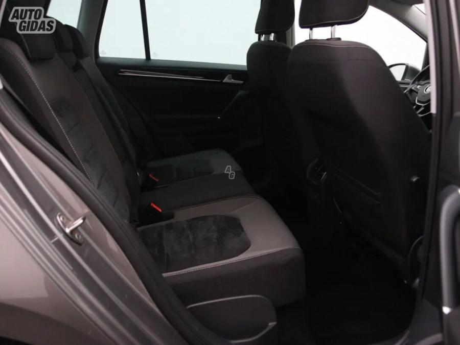 Grey Volkswagen Golf Sportsvan 2016 in Vilnius, with an engine capacity of 1.40 L and mileage of 227 thousand km for 9699 €, photo 16 on AUTOMOTO.COM.LV